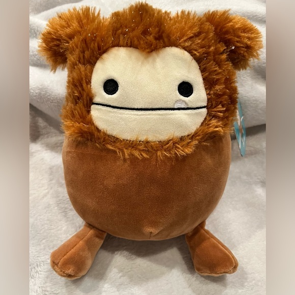 Squishmallows | Toys | Nwt Benny Squishmallow 9 Bigfoot Sparkly Gold ...